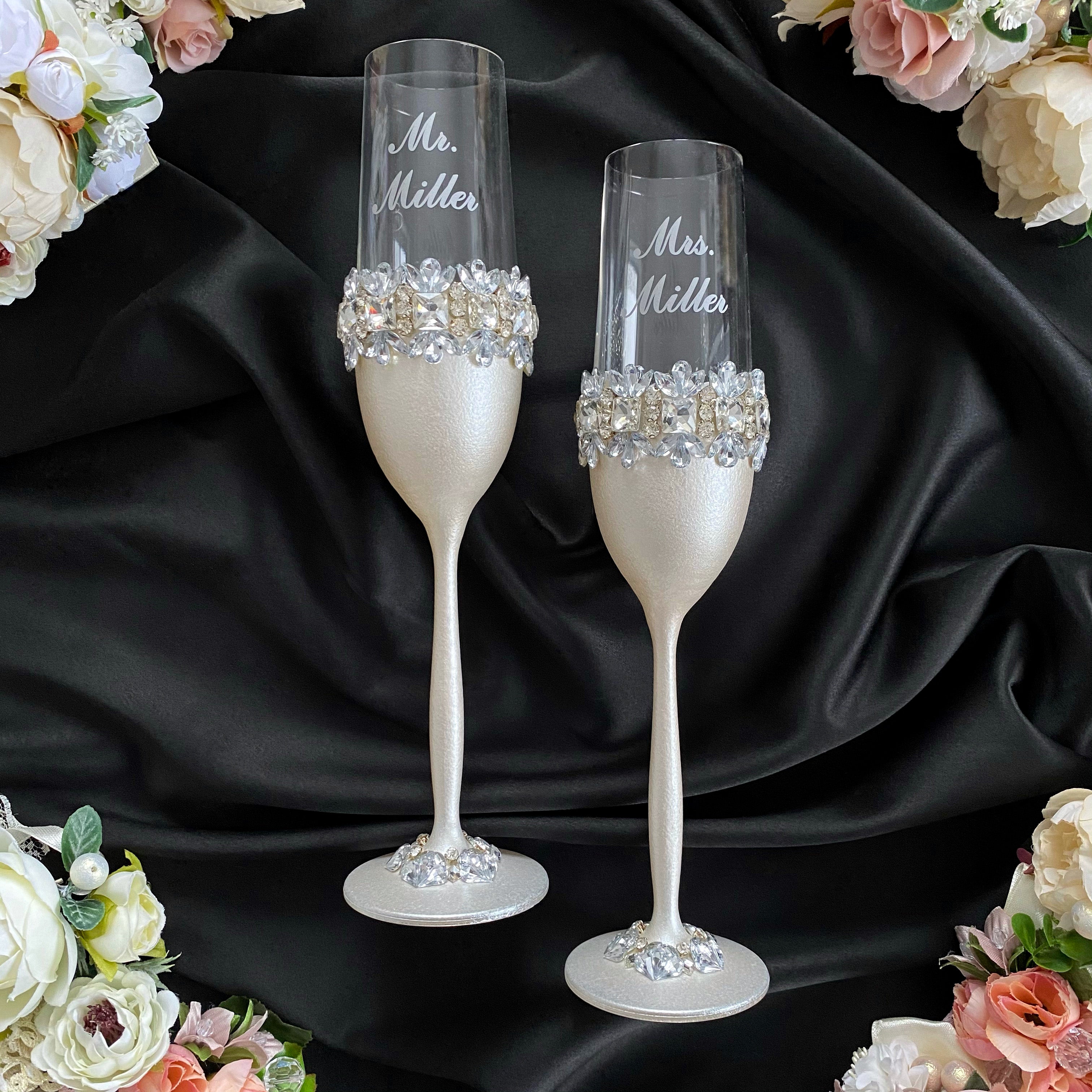 Silver wedding glasses for bride and groom – Gunerska Wedding Accessories